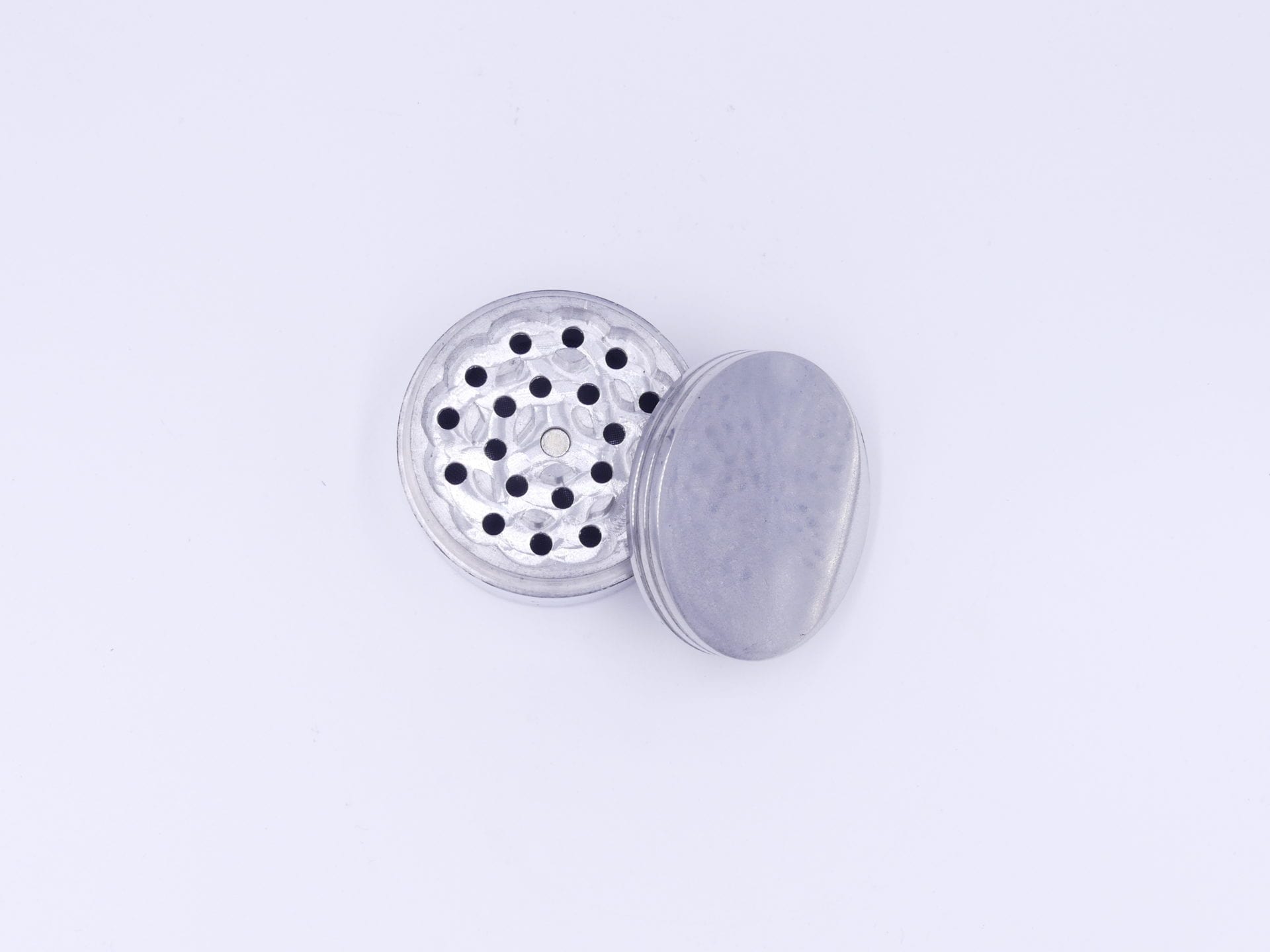 Essential Aluminum Grinder ⋆ Daydreams Smoke Shop